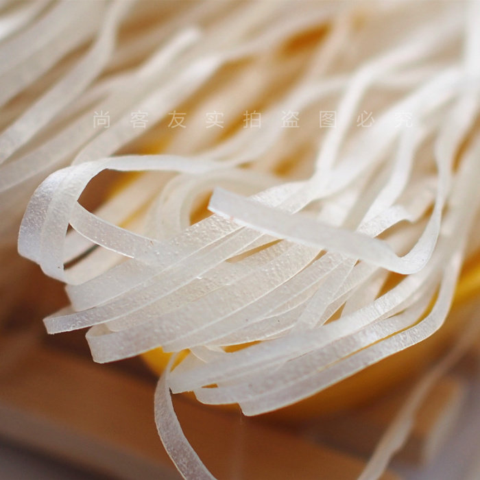 Купить Вьетнам Лимонная лапша сушеная Hor Fun Kueh полосатый Лапша Gui ...